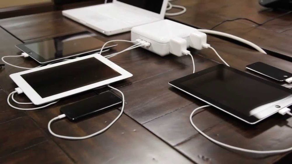 Power Qube Desk Charging Station - IPPINKA